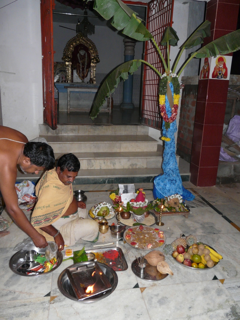 POOJAS : HOMAS: MANGLIK POOJA: SANI POOJA: SARPA POOJA